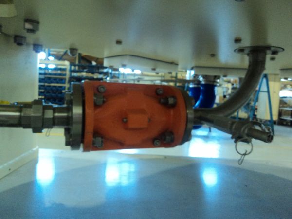 gypsum slurry mixer with hand operated pinch valve